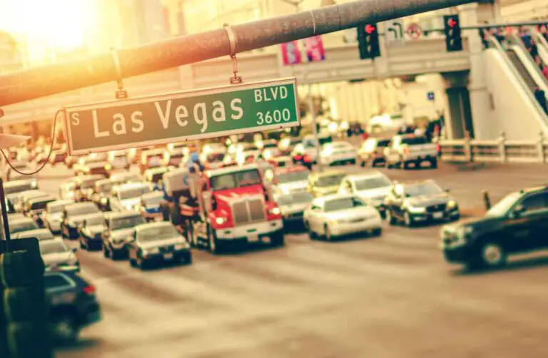 Driving in Las Vegas: A Local's Top Tips for a Smooth Ride - FeelingVegas