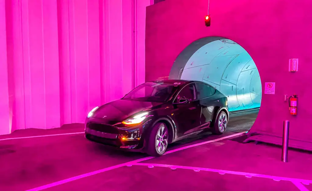 How To Ride The Vegas Loop (Cost, Stations & Future Routes) - FeelingVegas