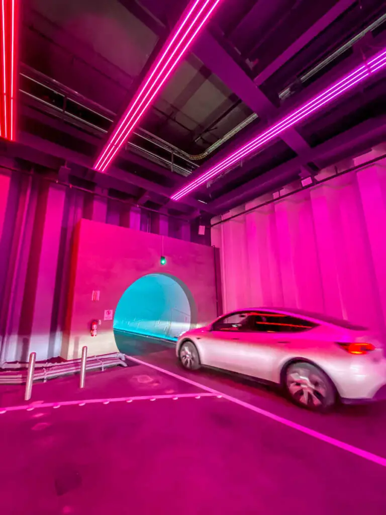 How To Ride The Vegas Loop (Cost, Stations & Future Routes) - FeelingVegas