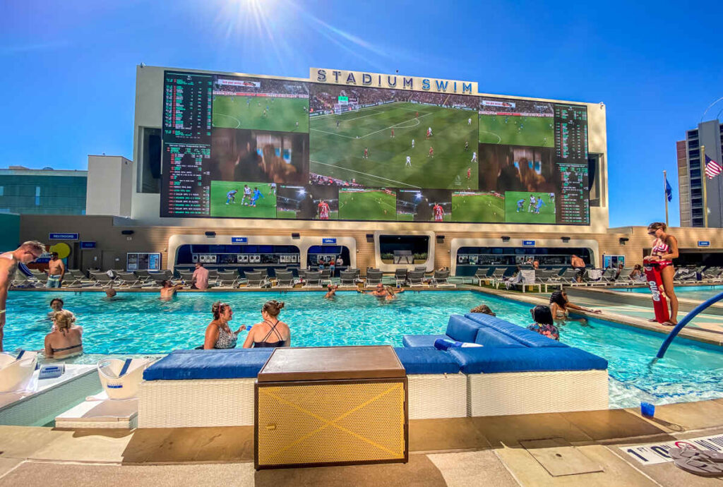 13 Best Pools in Las Vegas for Non Guests (2024 Vegas Pool Guide ...