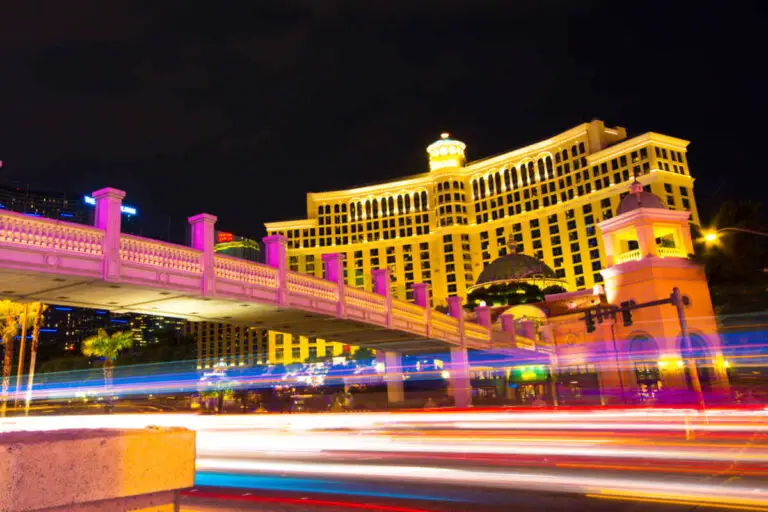 Pedestrian Bridges on the Las Vegas Strip: Walking Guide