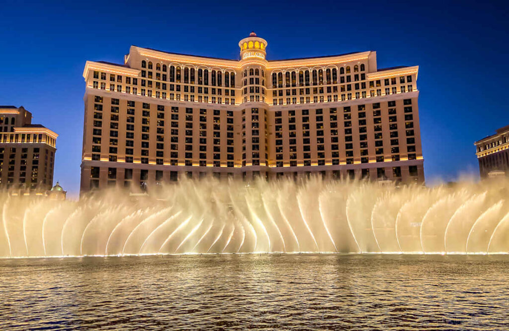 How Do the Bellagio Fountains Work? Behind the Scenes - FeelingVegas